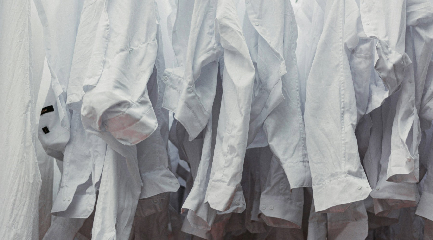 8 Non-Toxic Bleach Alternatives For Conscious Homes | Everyday Essentialist